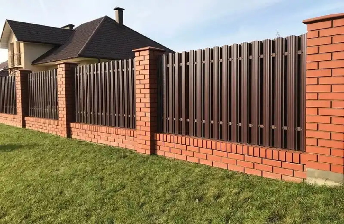 7 Inspirations for Modern Fence Designs for Your Home