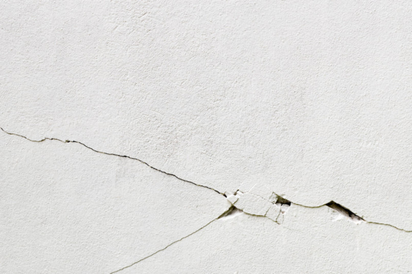 Identifying the Cause of Wall Cracks and How to Fix
