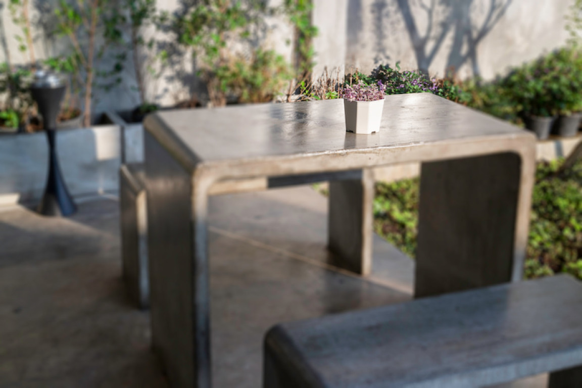 3 Easy Steps to Create Industrial Table using Cement