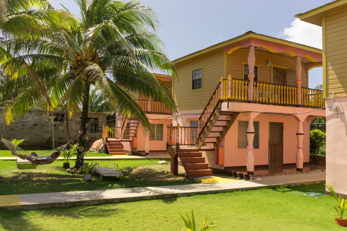 5 Tropical House Design Inspirations, from Modern to Classic