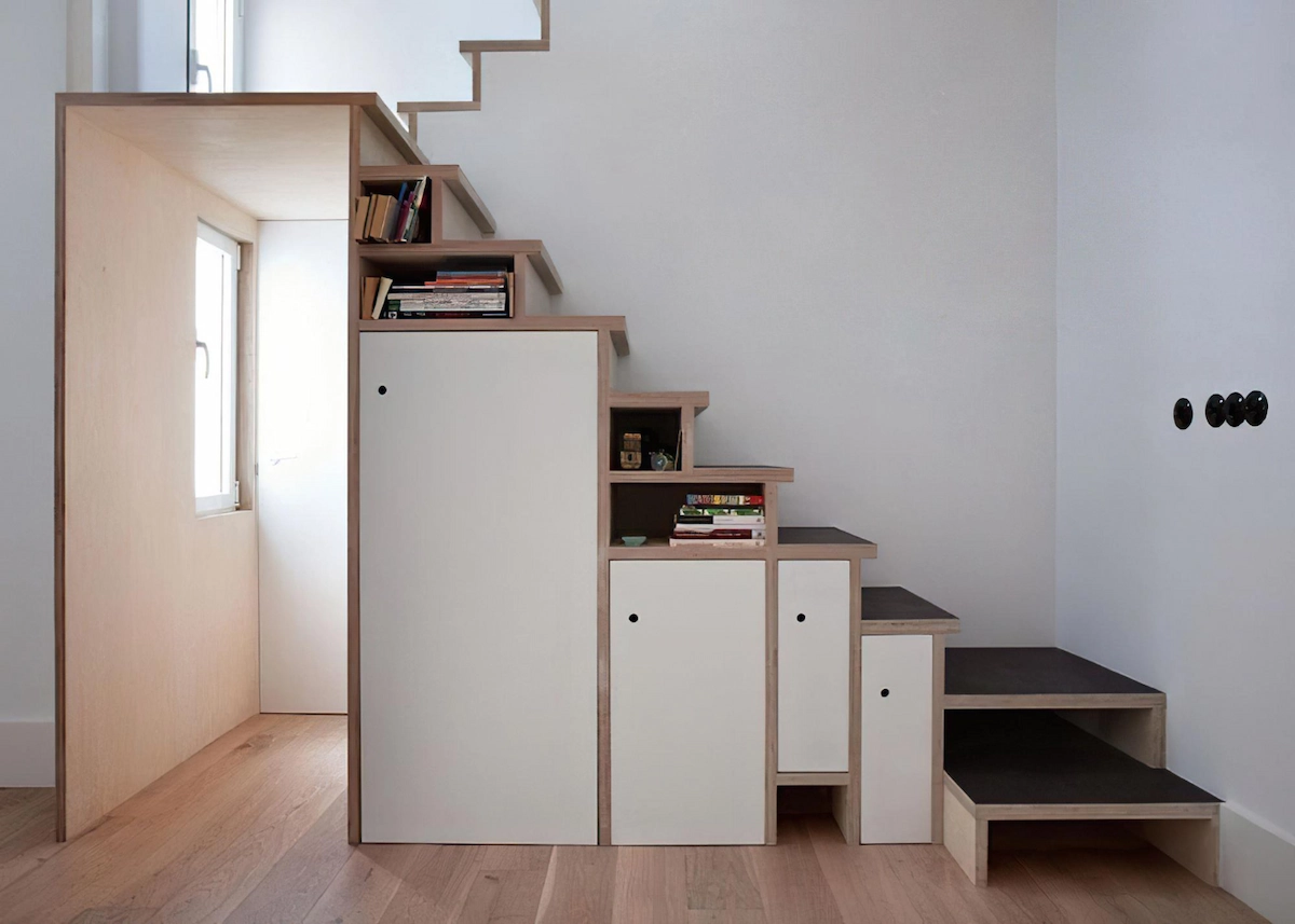 10 Staircase Designs for Small Houses to Look Spacious