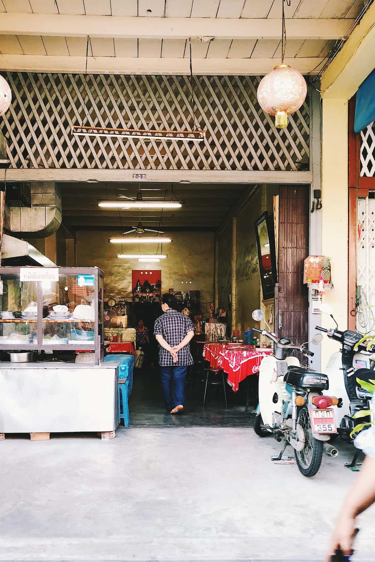 7 Desain Warung Kecil Depan Rumah dan Tips Inspiratifnya