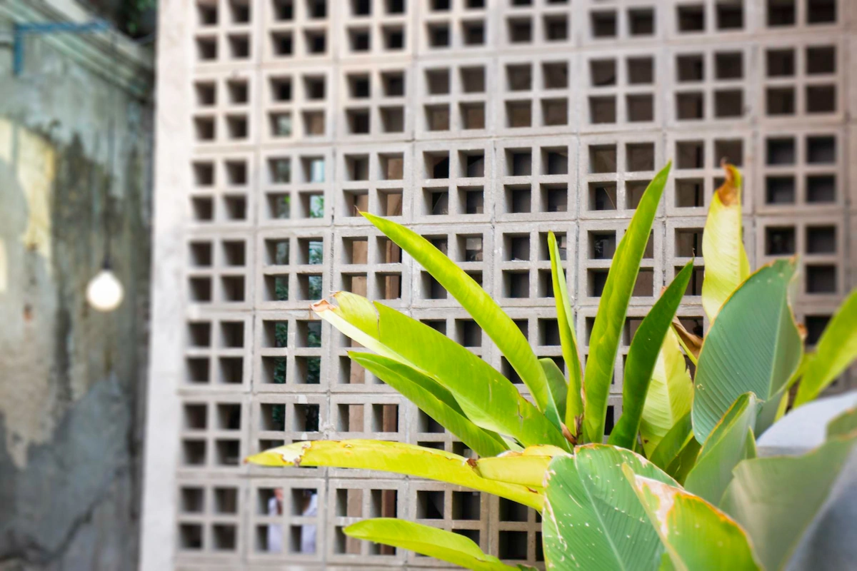 15 Desain Pagar Tembok Roster yang Minimalis dan Modern