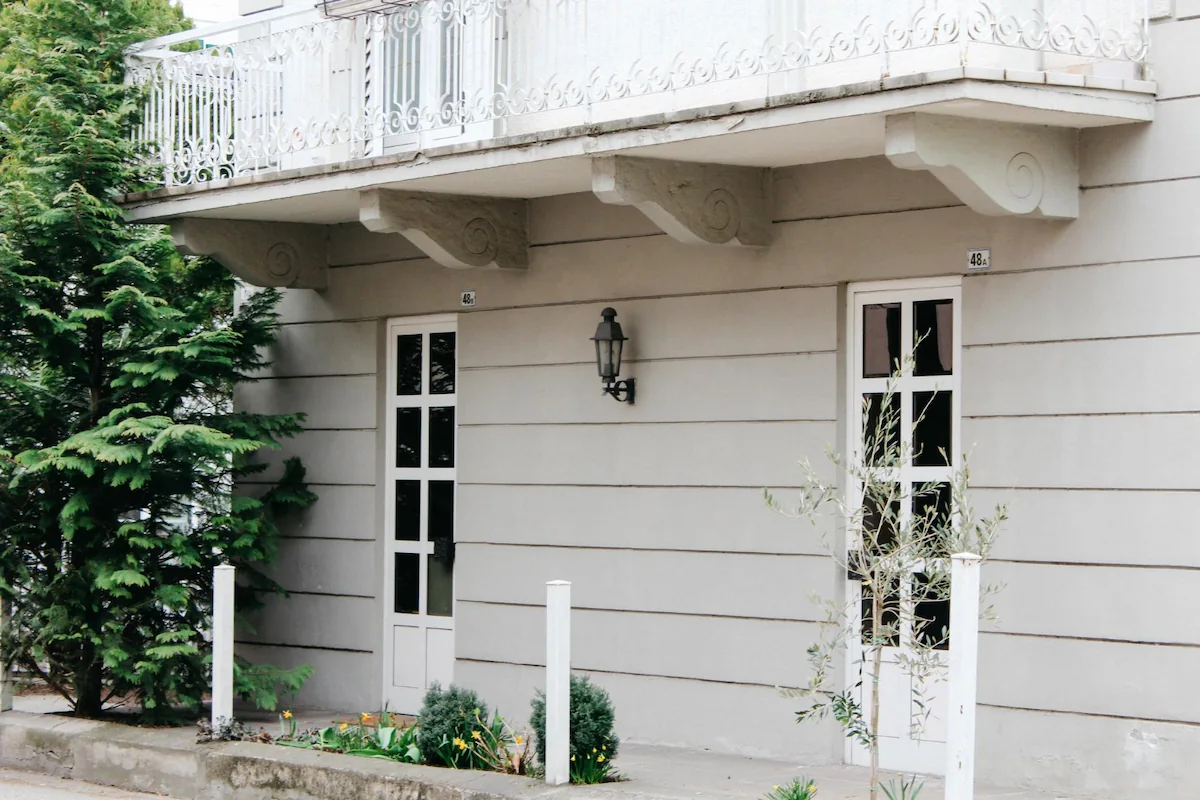 10 Inspirations for Modern Minimalist Classic Home Designs